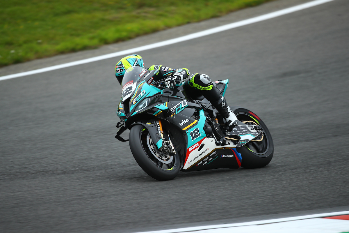 FHO RACING BMW CELEBRATE DEBUT WIN AT BRANDS HATCH