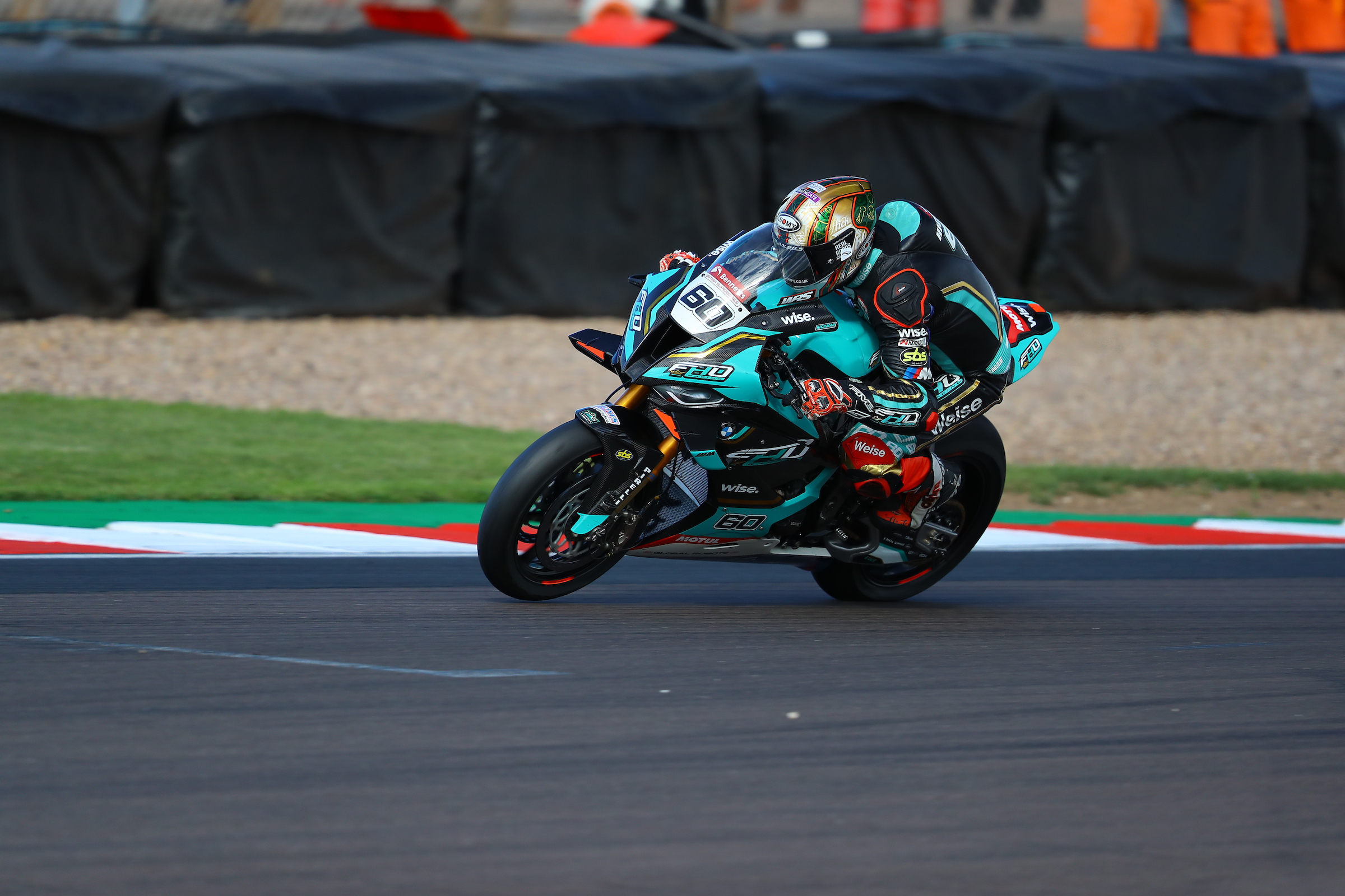 FHO Racing BMW maintain Superstock Championship lead ahead of home ...
